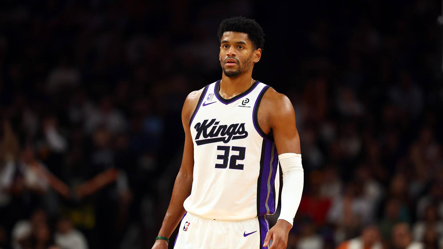 Kings Announce Unexpected Starting Lineup Change Before Bucks Game