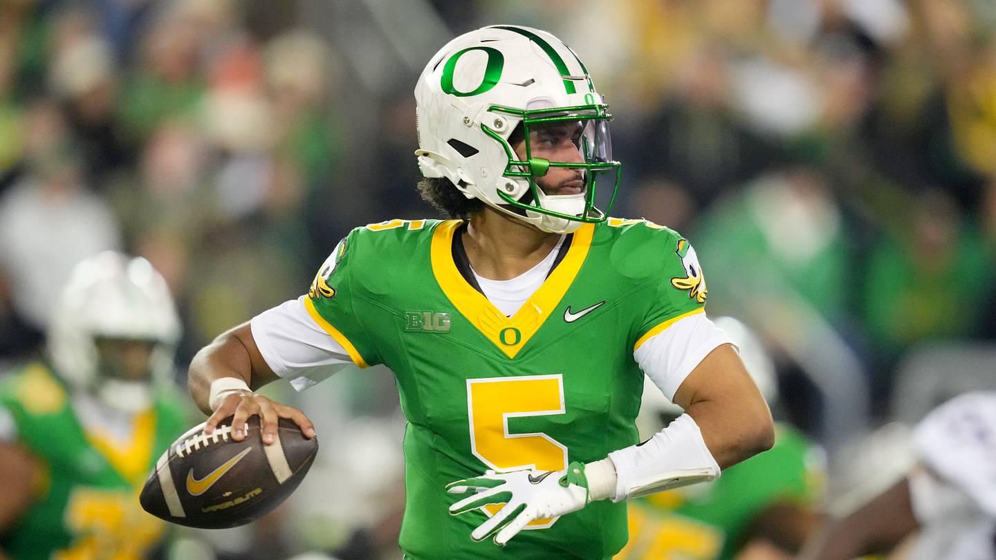 Top landing spots for Oregon QB Dante Moore in the 2026 NFL Draft (if ...