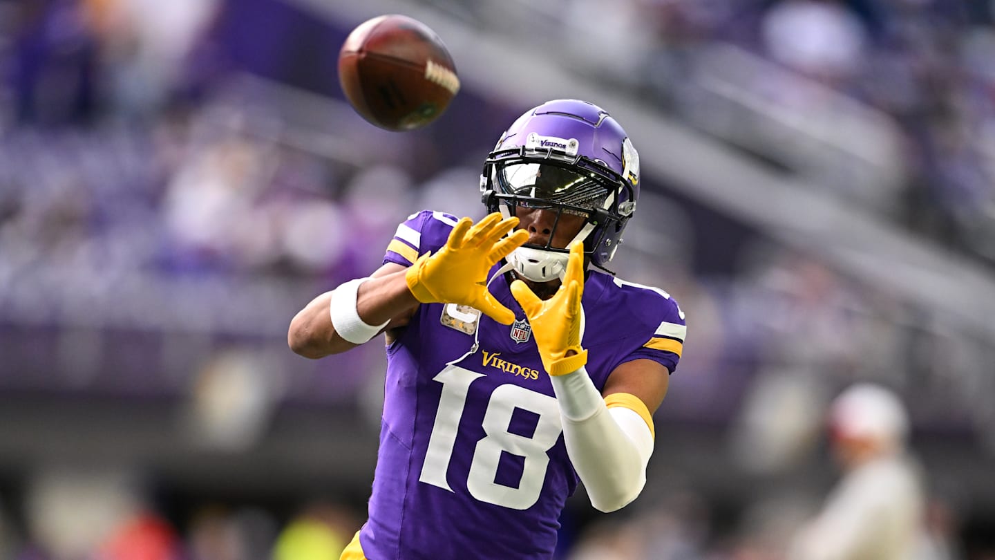 Justin Jefferson set to knock Randy Moss down a peg in the NFL record books in 2025