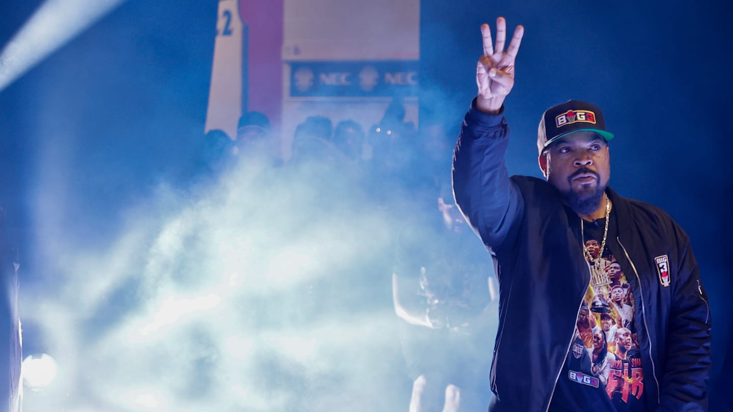 Ice Cube keeps fans in the loop about upcoming album and reveals it's ...