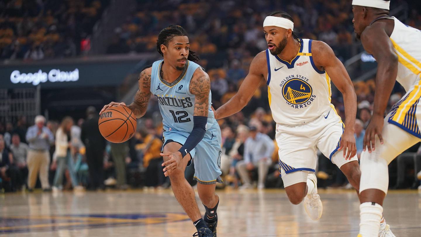 Ja Morant's Insane Layup in Grizzlies-Warriors Goes Viral
