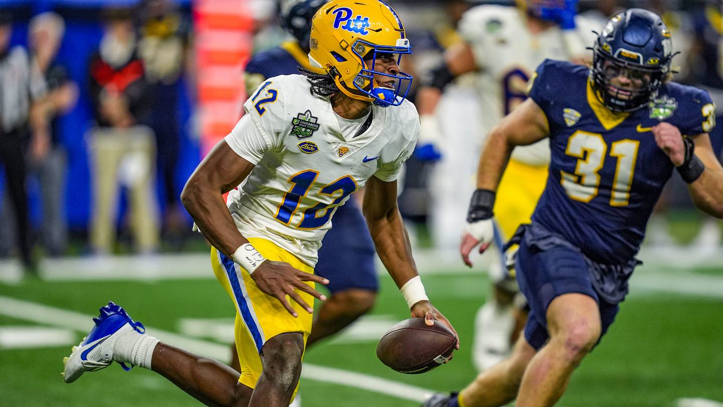 Young QBs Impressing in Pitt Spring Camp