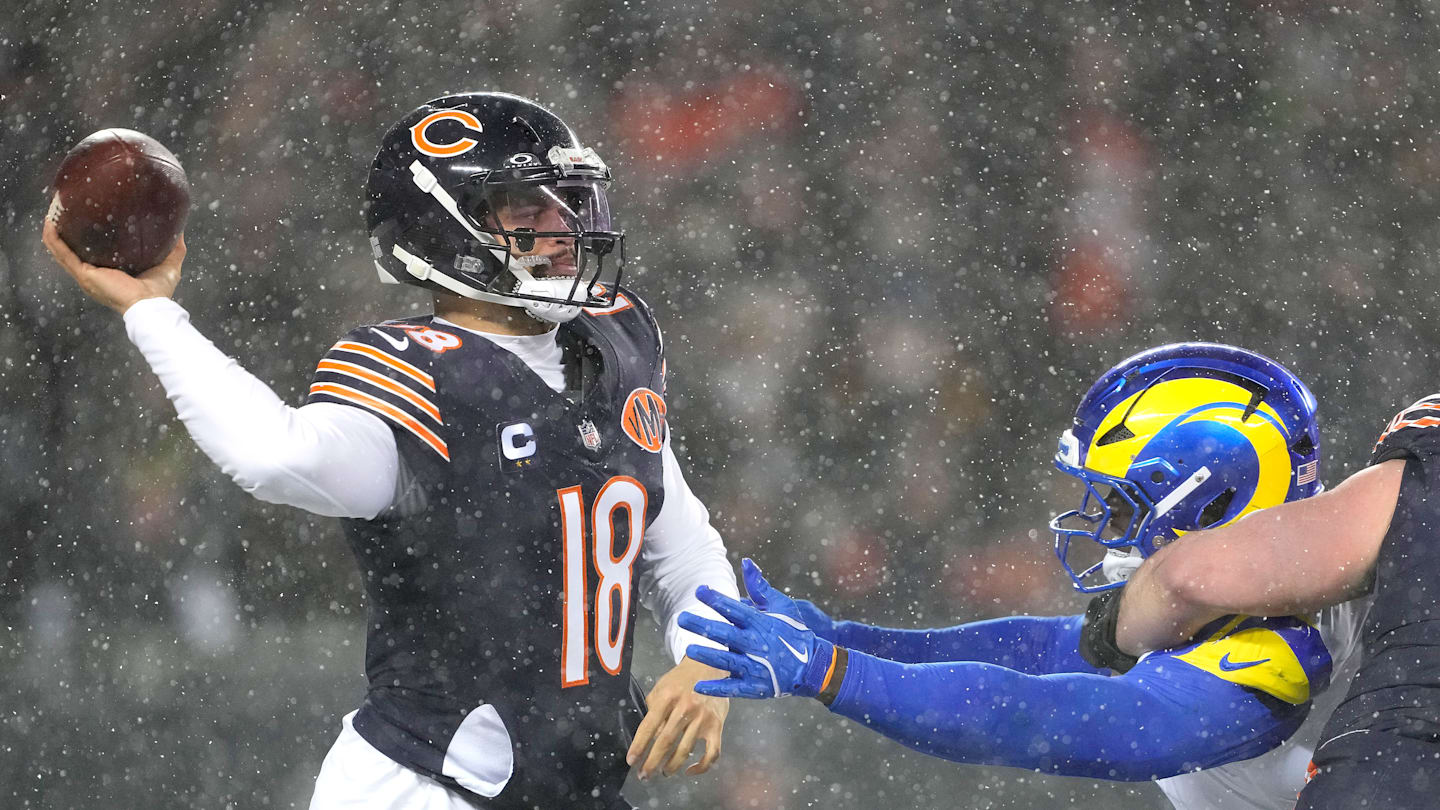 Patrick Mahomes reacts to insane Caleb Williams throw that left NFL ...