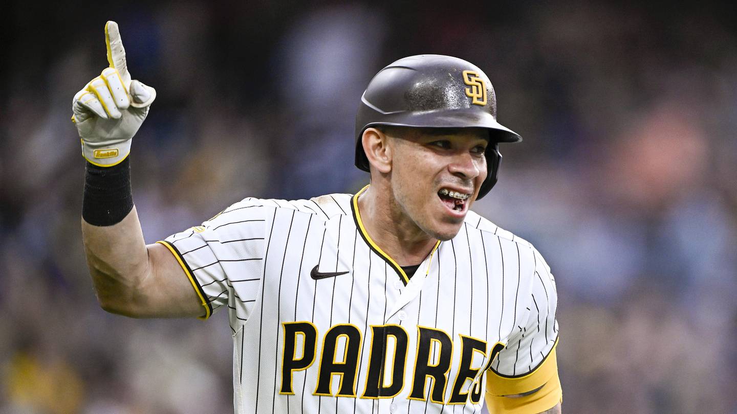 Padres Manager Had Conversation With Freddy Fermin That Led to Sudden ...