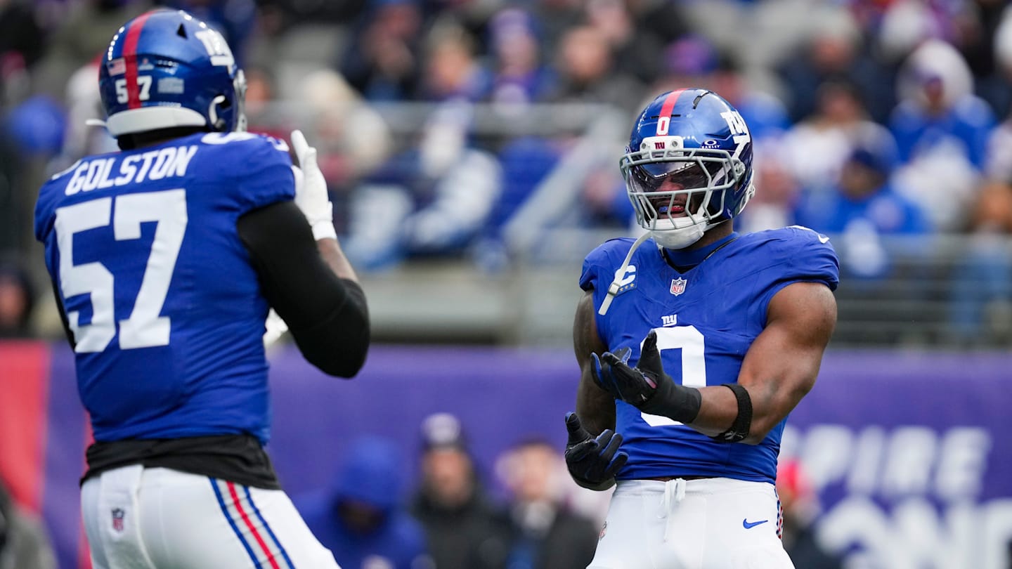 Brian Burns Talks Giants' 2025 Season, Rookie Class on "The Pivot" Podcast