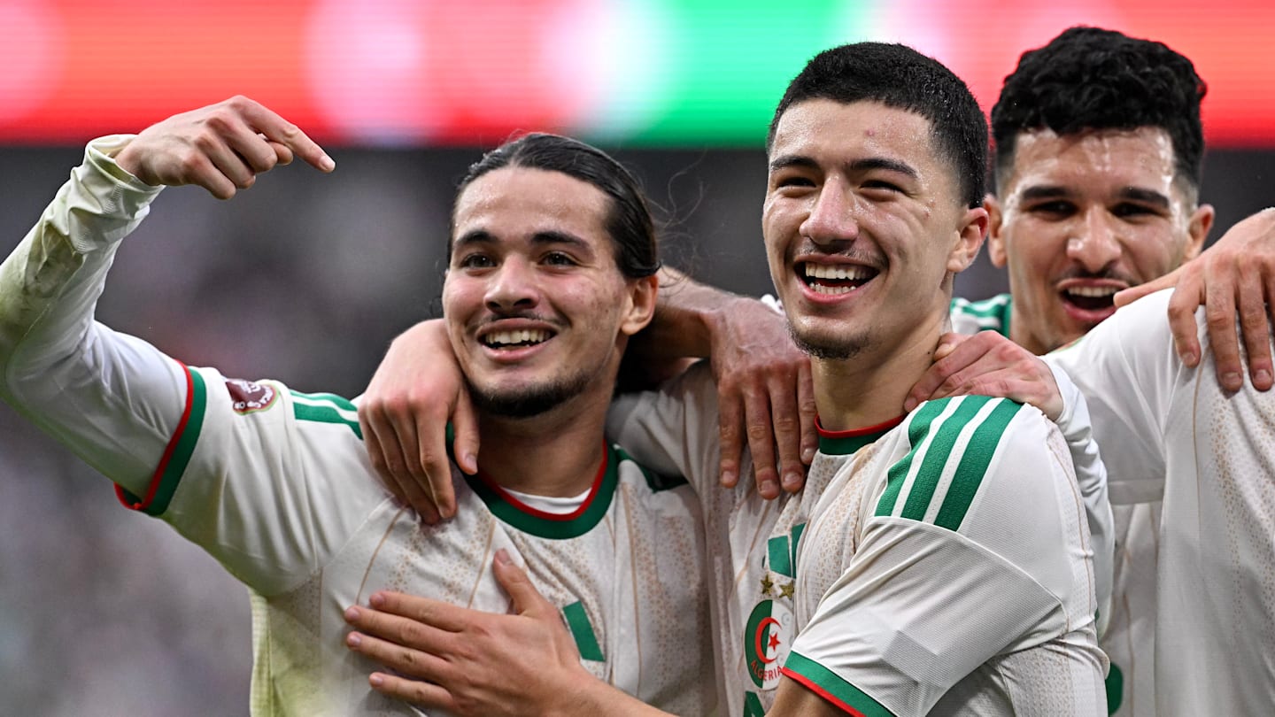 Chelsea hold talks to sign international winger this January