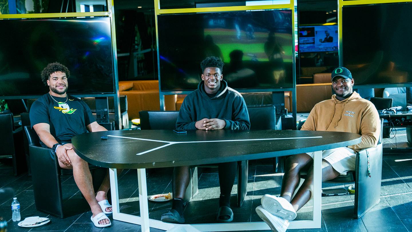 WATCH: Oregon Ducks Star Marcus Harper Interviews Offensive Lineman ...