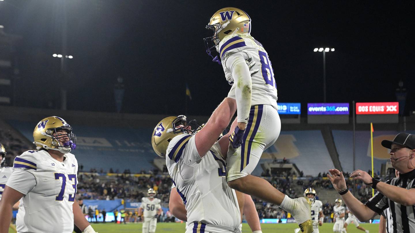 UW-Oregon Game Draws Preferable Kickoff Time