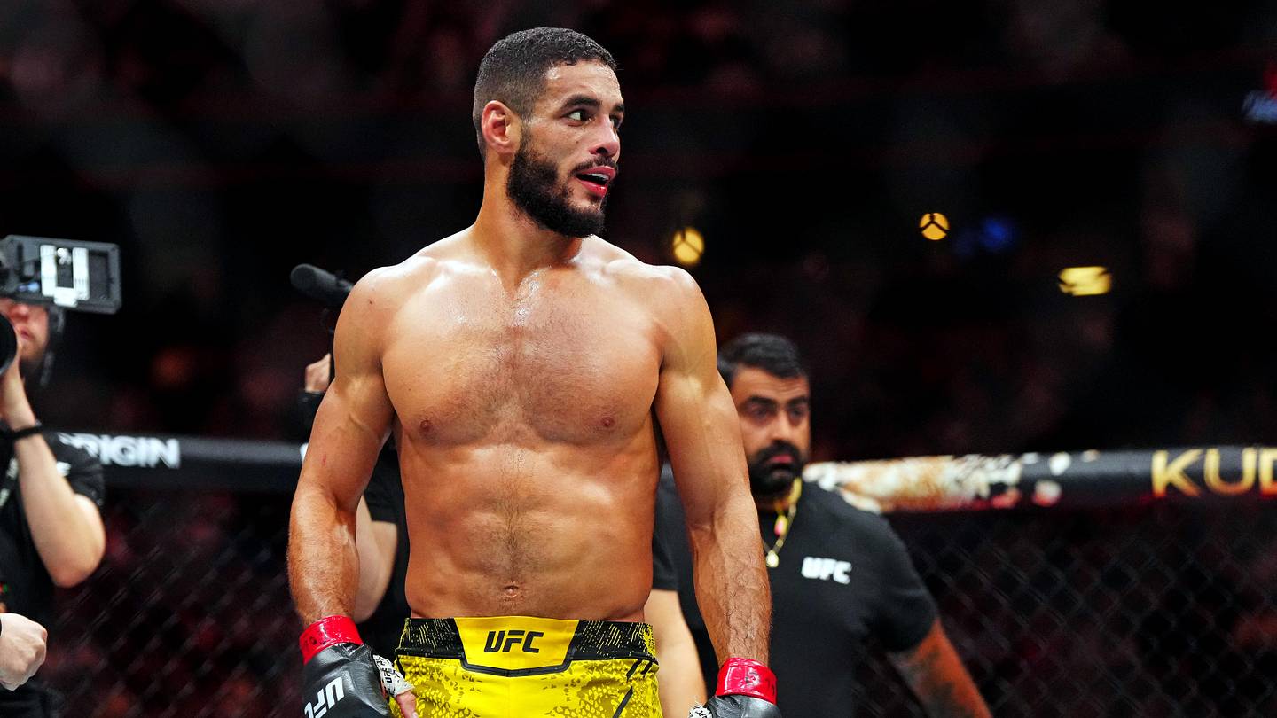 Gabriel Bonfim vows to "retire" ex-UFC champion after main event win