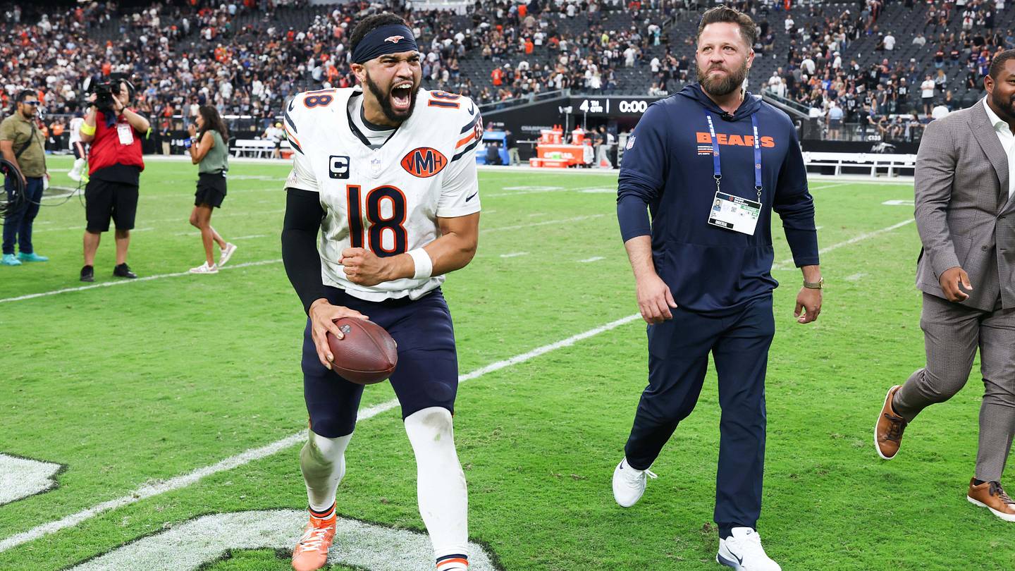 Caleb Williams' message to offense before final drive vs. Raiders will ...