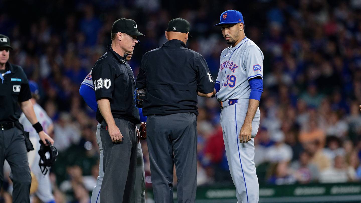 Umpire who ejected Mets closer Edwin Diaz for sticky stuff lets Cubs ...