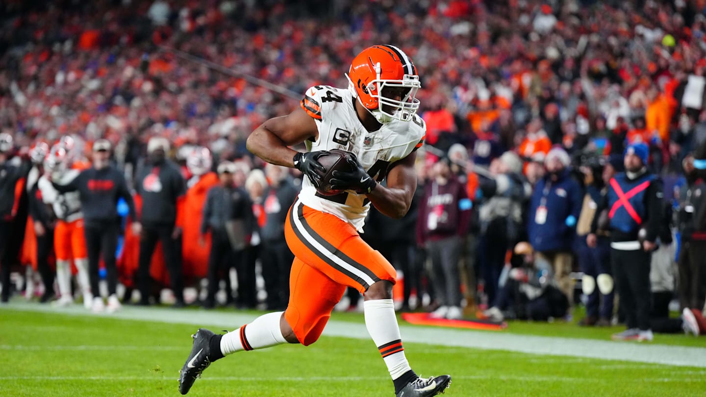 Nick Chubb officially signs with Houston Texans; inside his contract ...