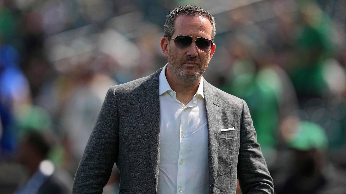Howie Roseman's quiet preseason trade turned into Eagles' unsung hero ...