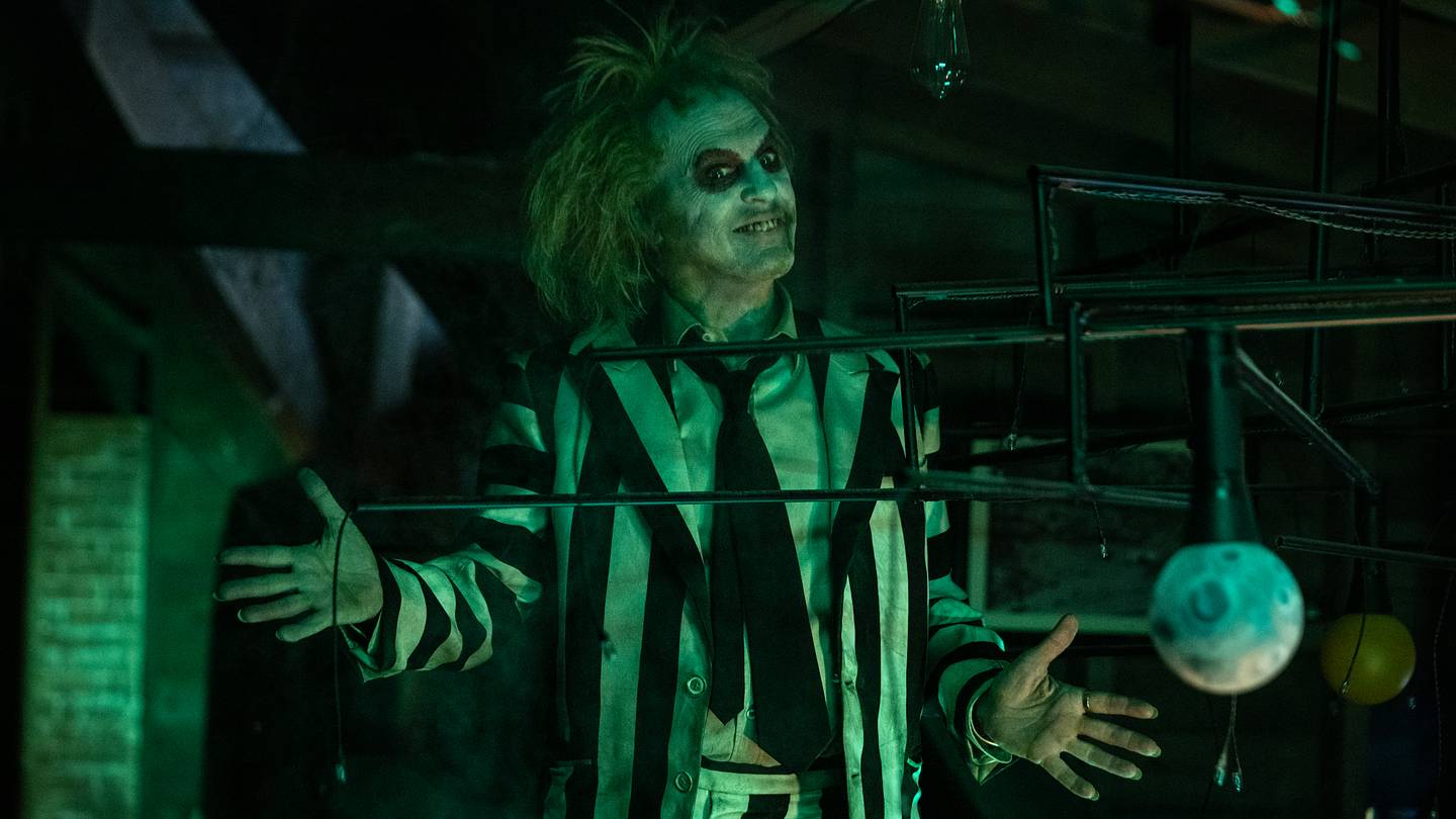 Beetlejuice cast ages: How old were the actors then and now?