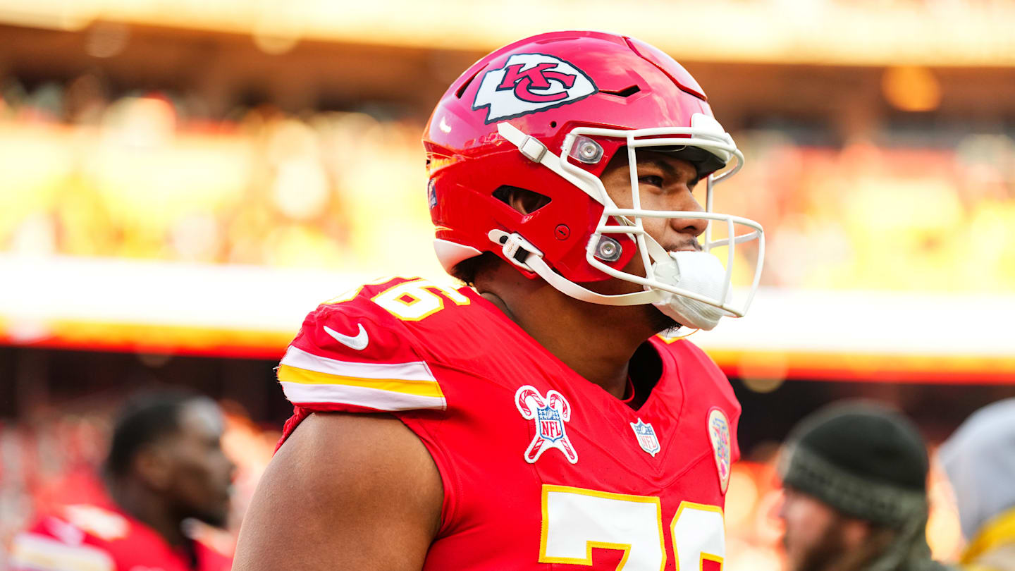 Chiefs take the chance to evaluate rookie lineman at new position ...