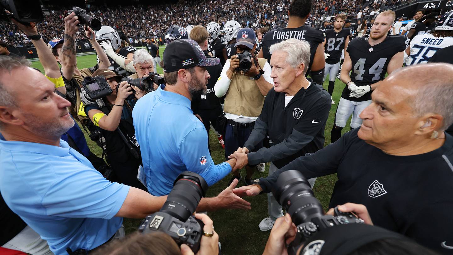 Raiders receive ultimate backhanded compliment after beating Titans