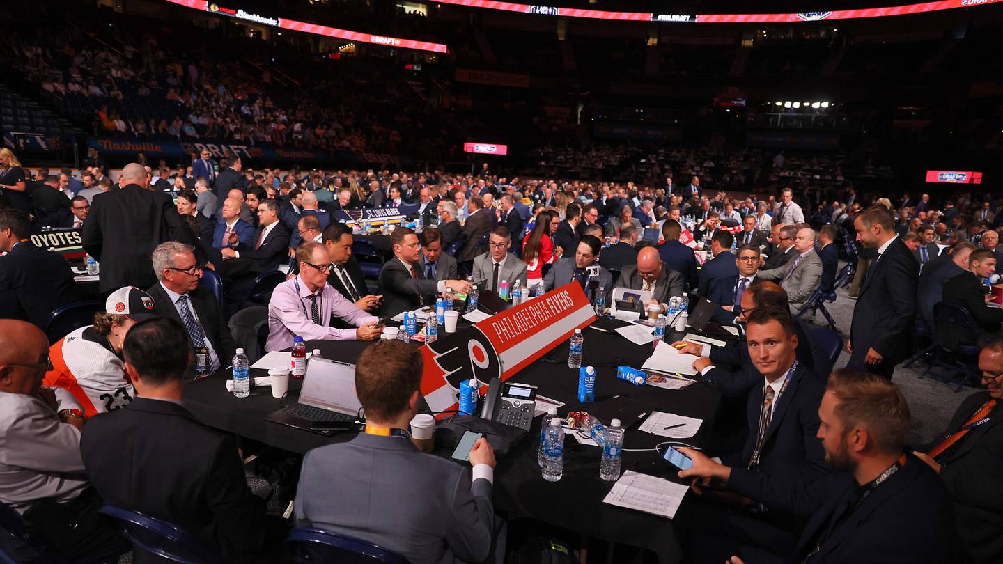 A complete seven round mock draft for the Flyers