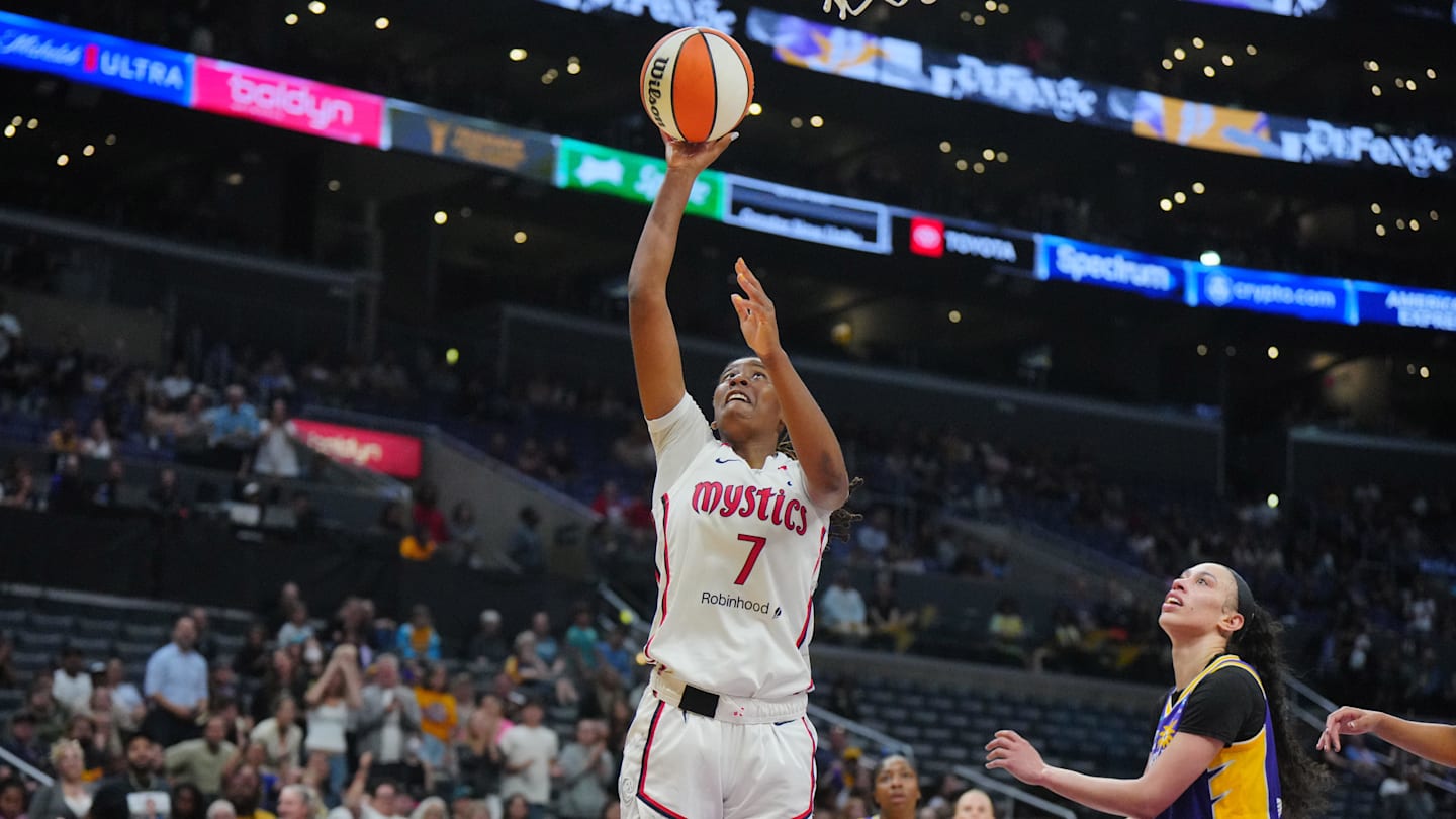 WNBA fans roast Chicago Sky after surprising Ariel Atkins trade