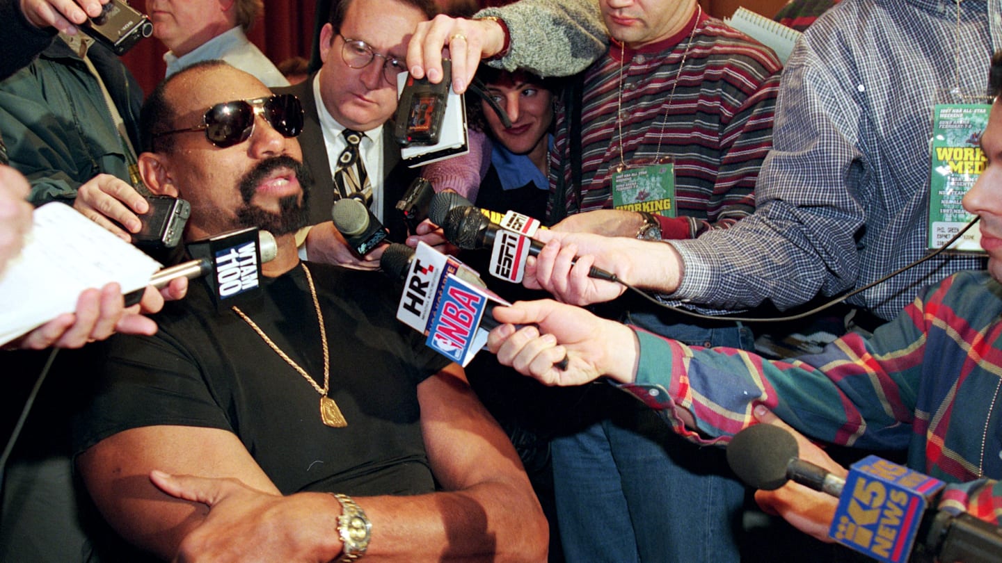 Golden State Warriors single-season scoring records for PPG and total ...