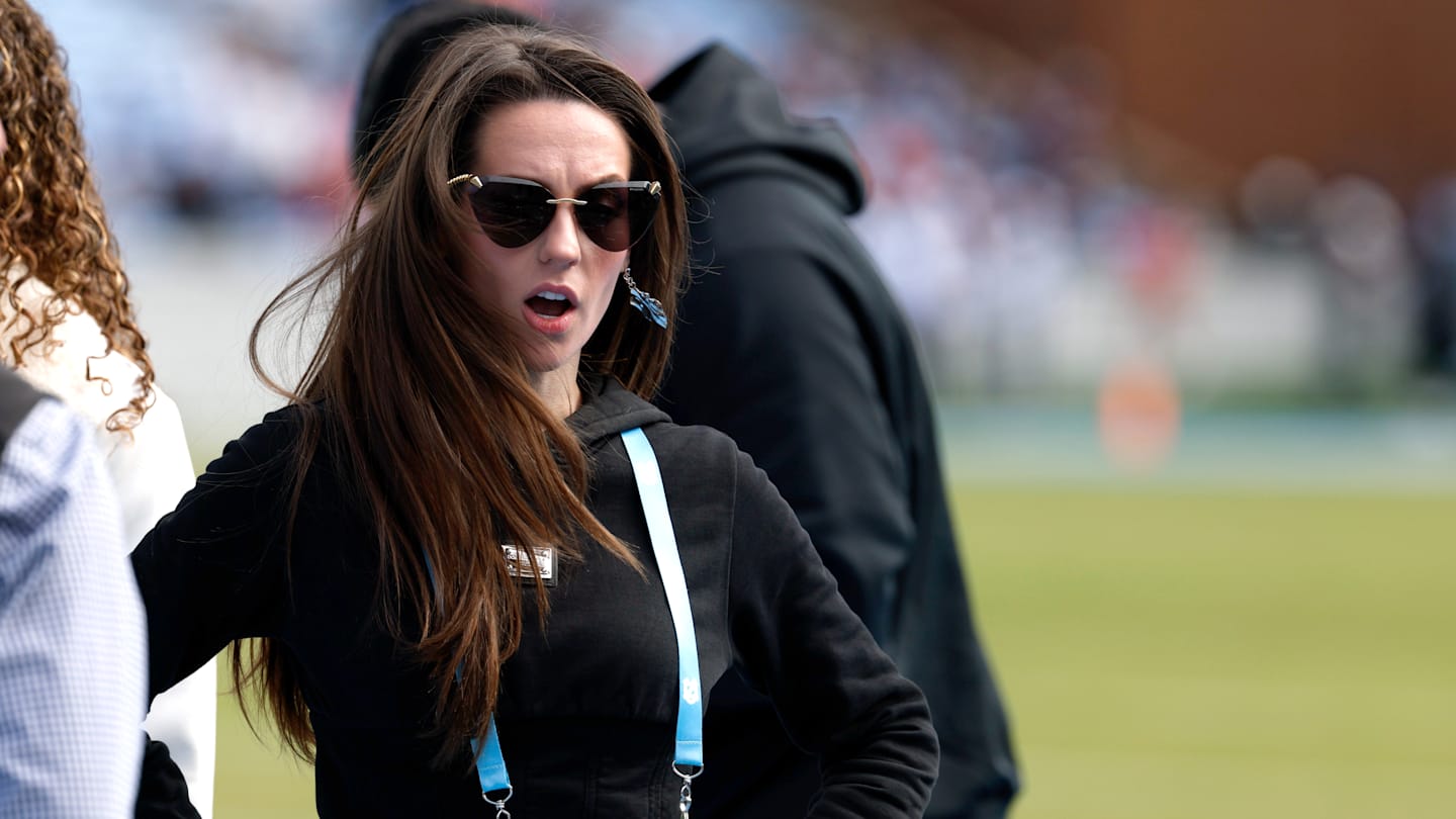 Bill Belichick's girlfriend and daughter-in-law are in a cat fight for ...
