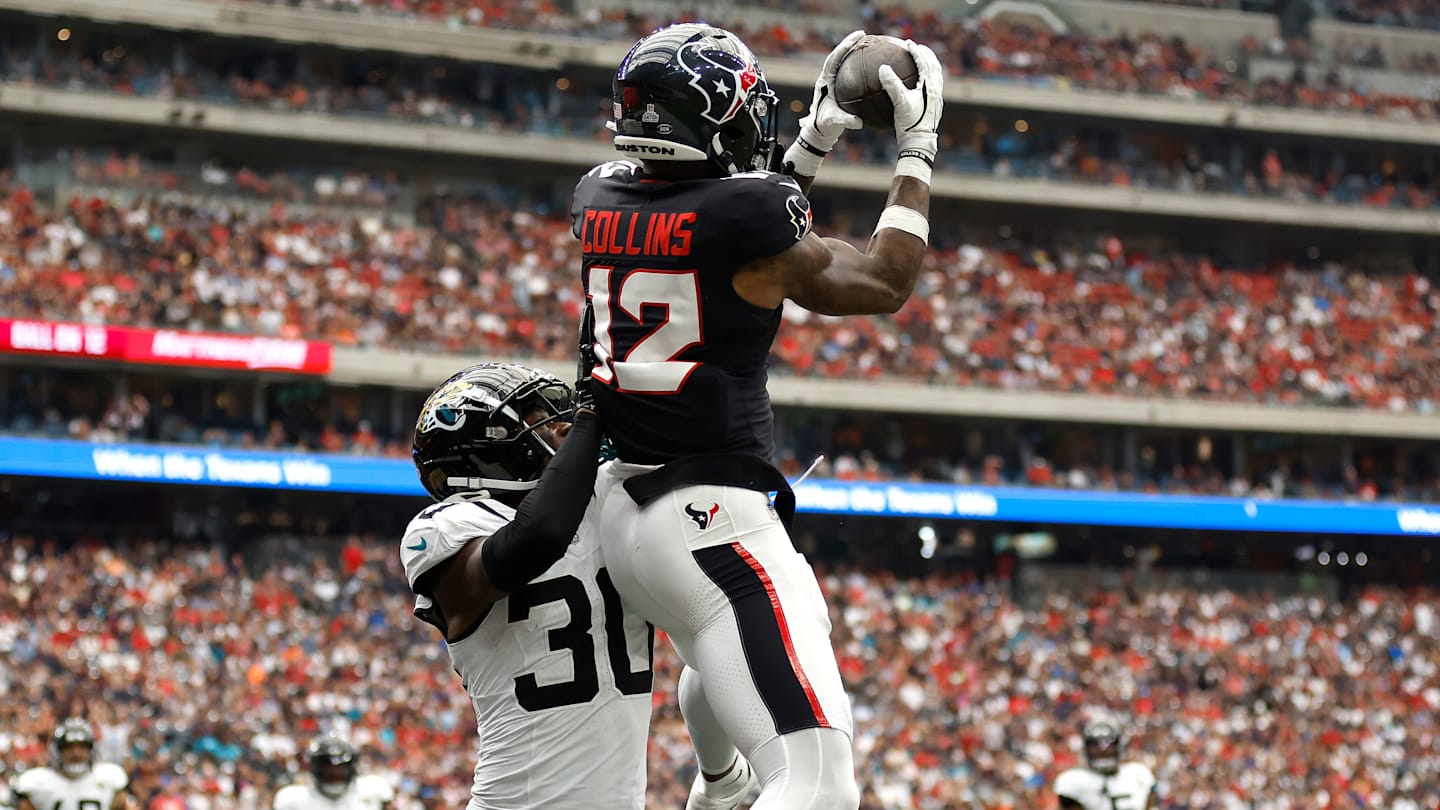 Who are the announcers and referees for Texans vs. Jaguars today?