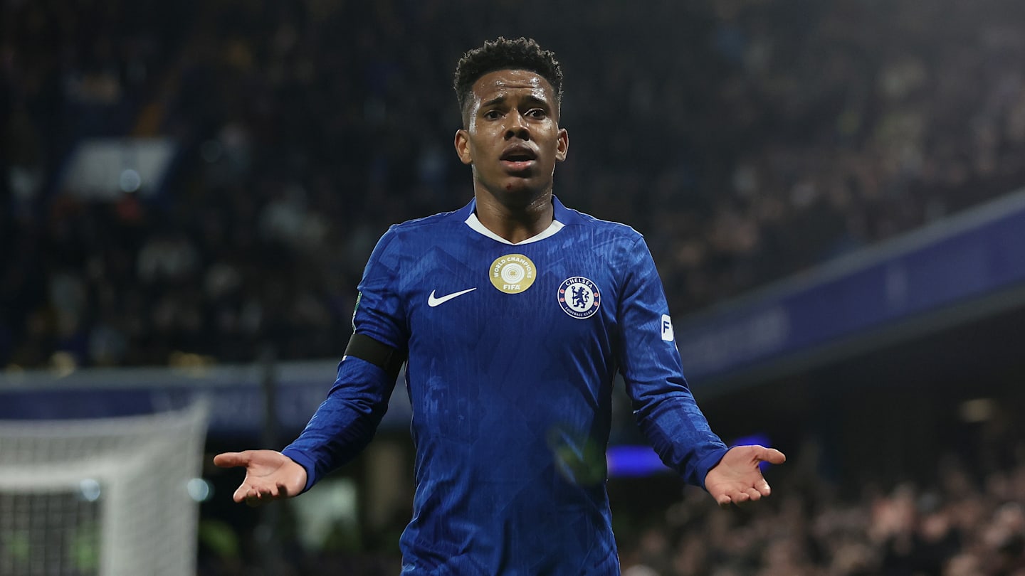 Reason Estevao was dropped as Chelsea fans worry about injury