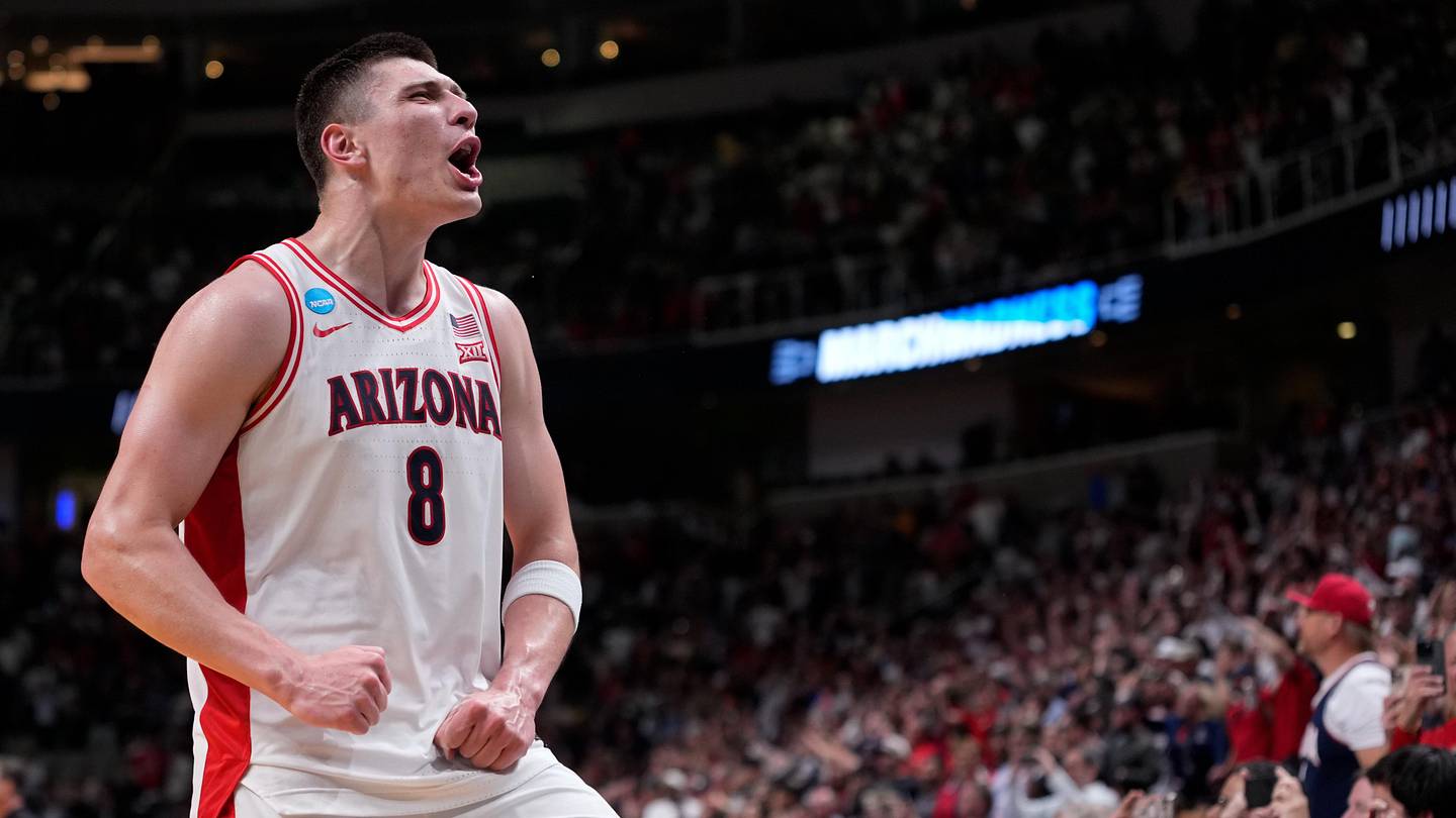 Michigan vs. Arizona Final Score Prediction for NCAA Tournament Final ...
