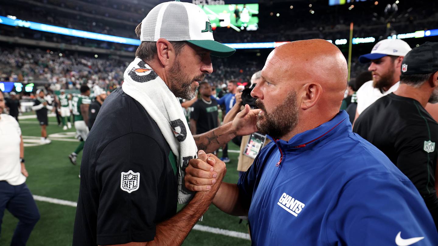 Russell Wilson stole ‘beautiful football mind’ right from under Aaron ...