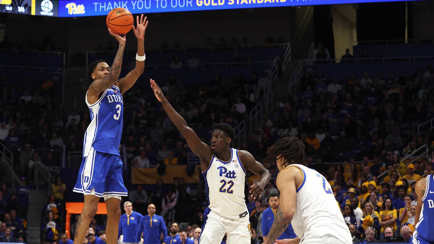 Isaiah Evans emphatically responds to halftime benching in Duke ...