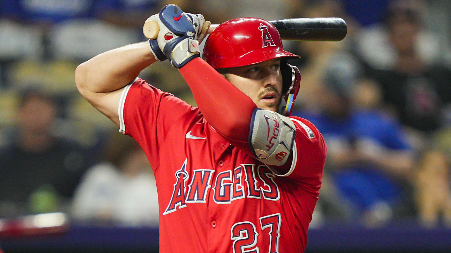 Mike Trout is one home-run away from 400, a look at his card market