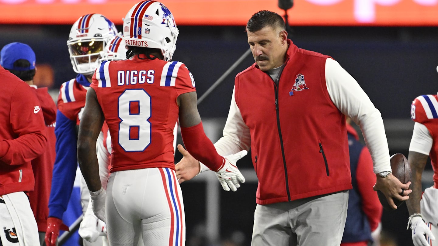 Patriots' Mike Vrabel Roasts Stefon Diggs in Four Words