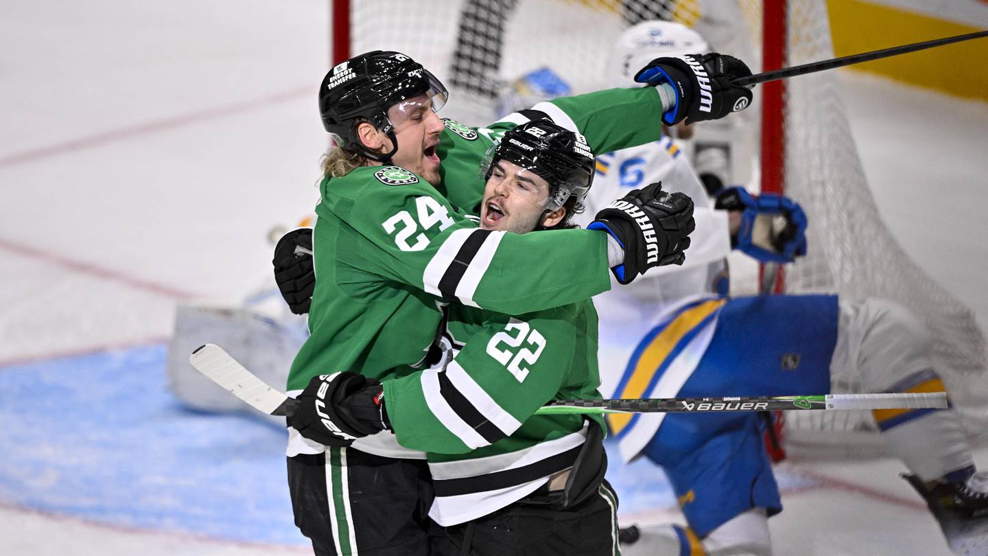 Another late crash and burn in Dallas, Blues lose 5-4
