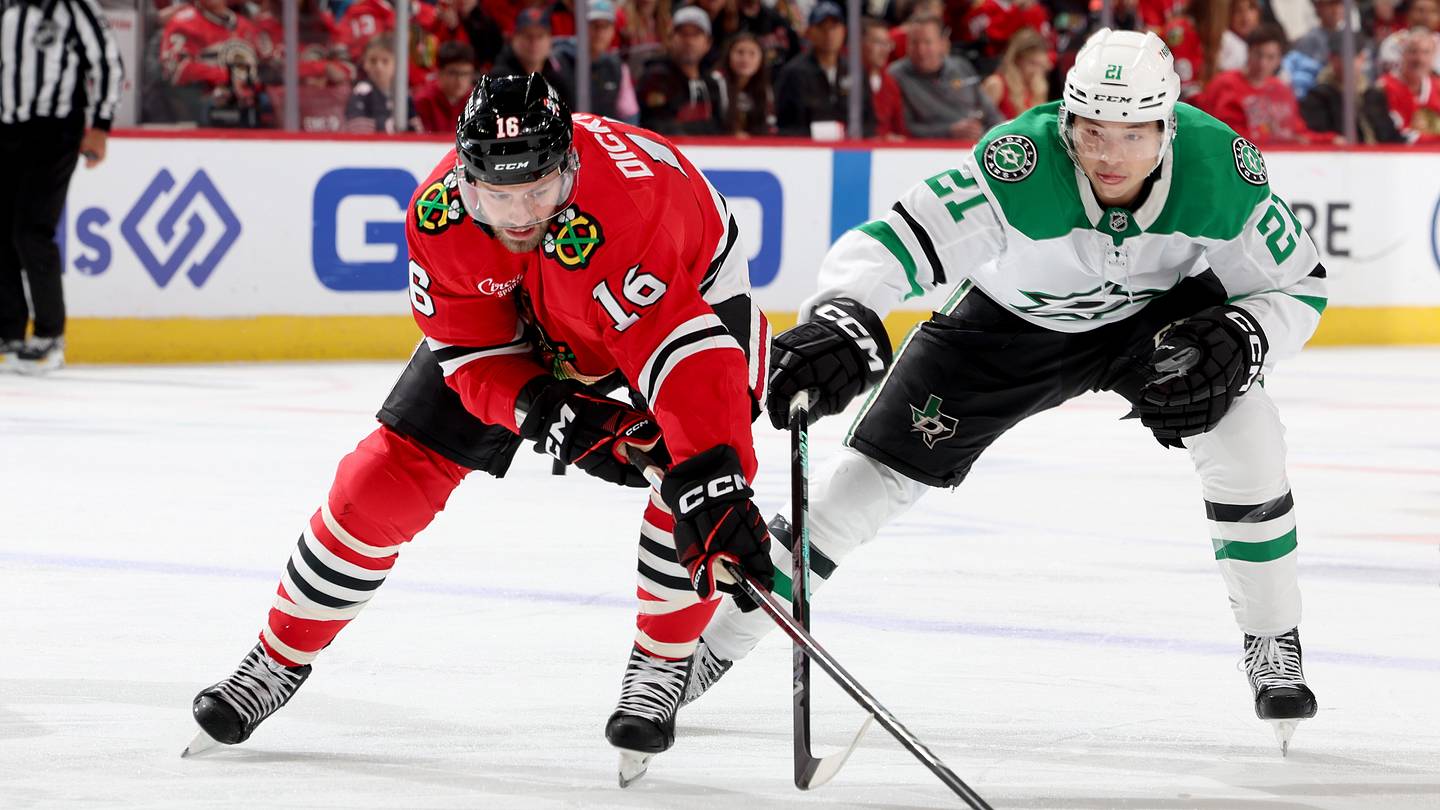 Blackhawks go for two in row over the Stars
