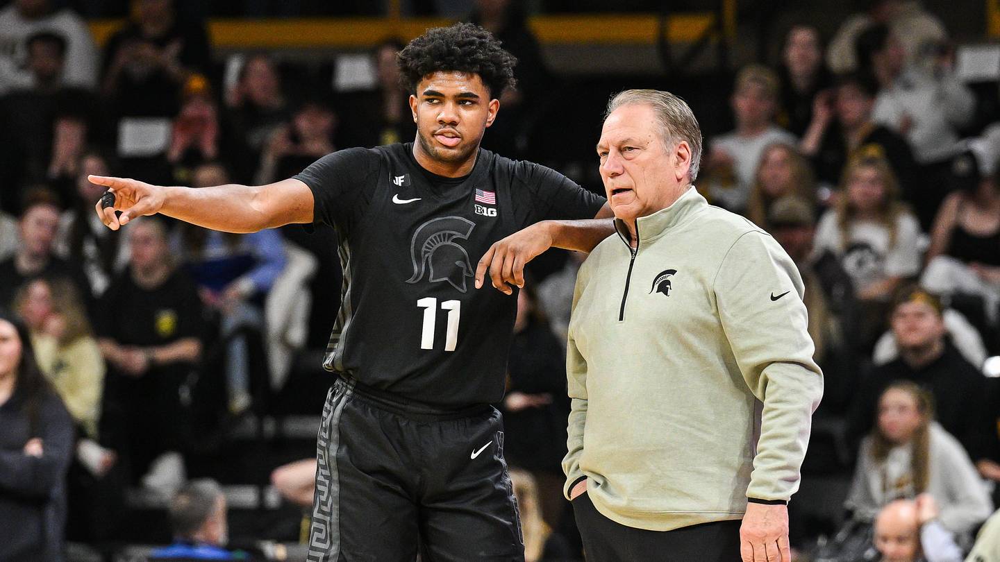 No. 8 MSU Dismantles Iowa in Second Half to Win Conference Outright