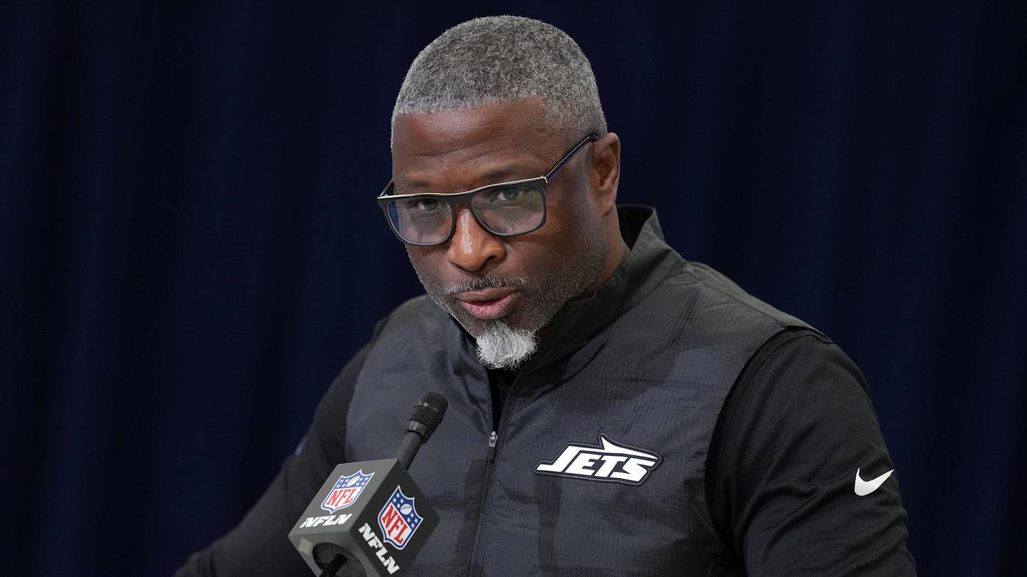 Geno Smith Reveals Opinion on HC Aaron Glenn Upon Jets Return