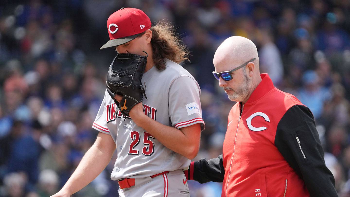 Reds Lose Seventh Straight in Nightmarish Affair, Swept by Cubs