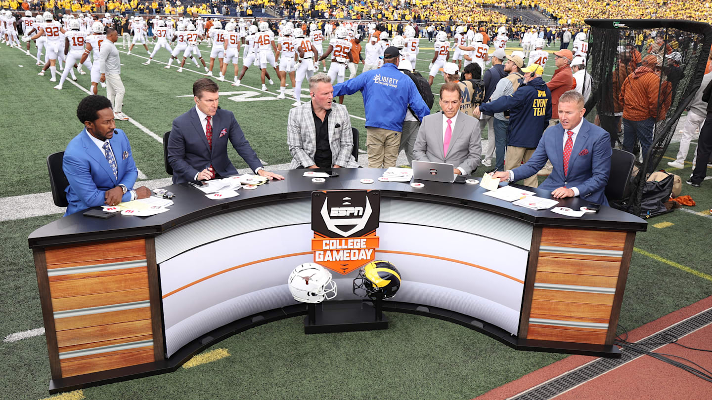 Watch: Former Alabama Football players congratulate Nick Saban on College Gameday