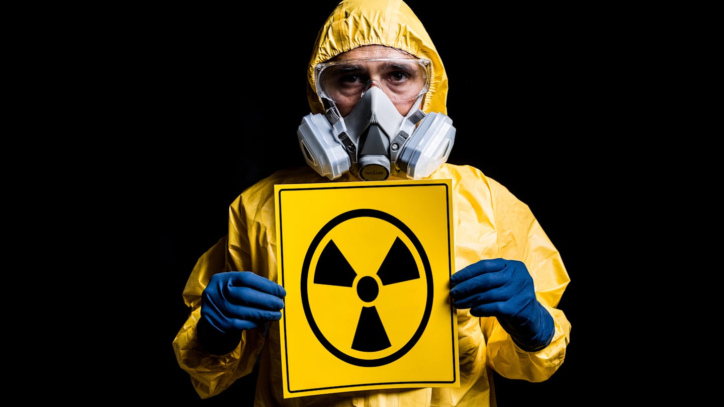 Could the Average Person Be Talked Through Disarming A Nuclear Bomb?