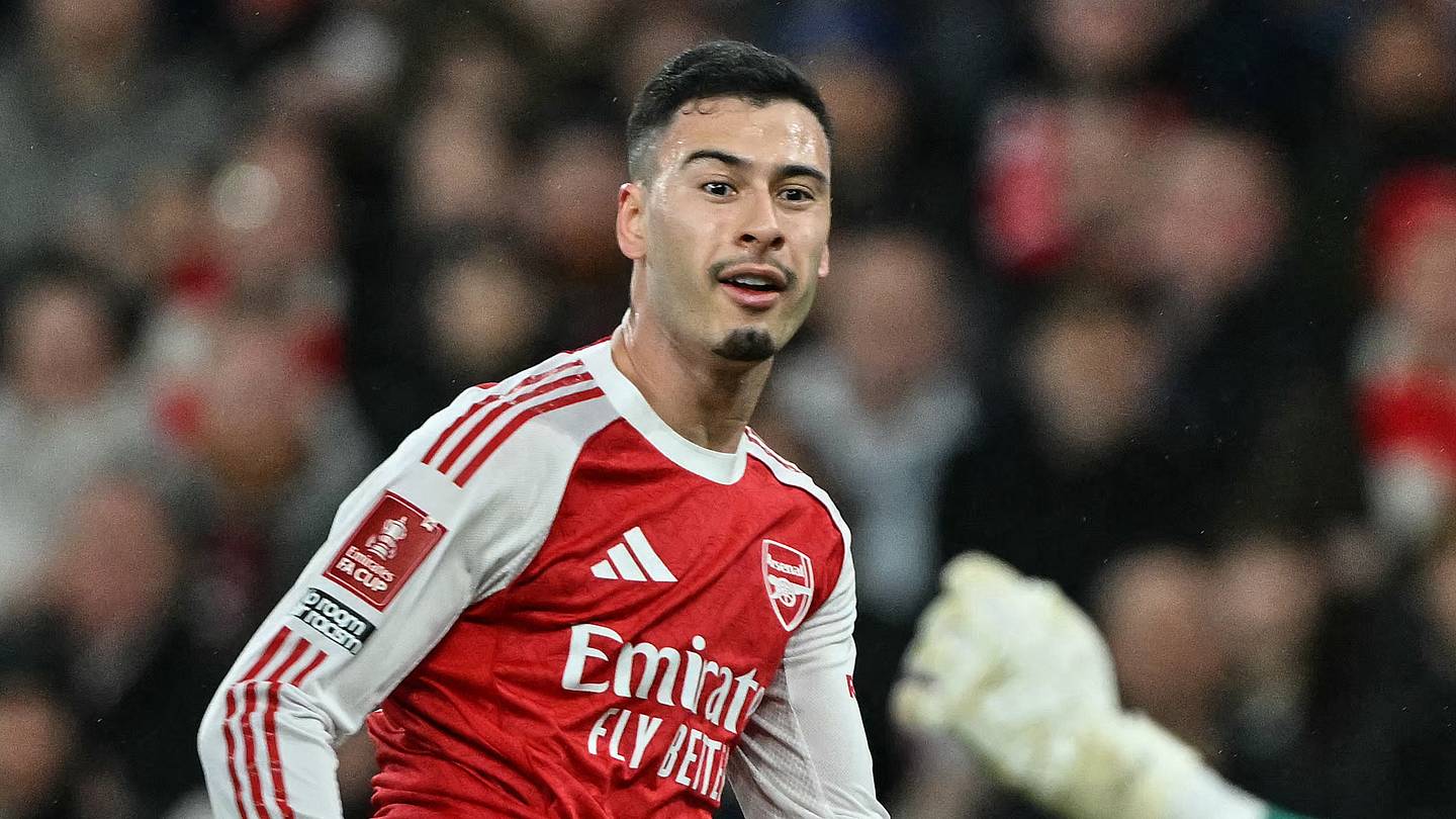 Gabriel Martinelli chasing an Arsenal all-time great's 31-year record