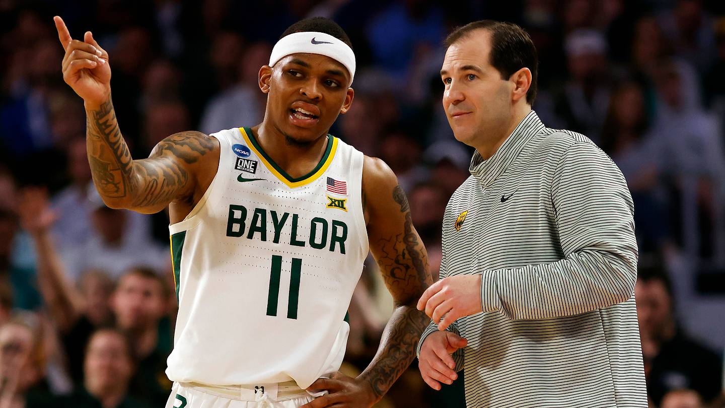 What newcomers James Akinjo, Liam Robbins bring to the Milwaukee Bucks