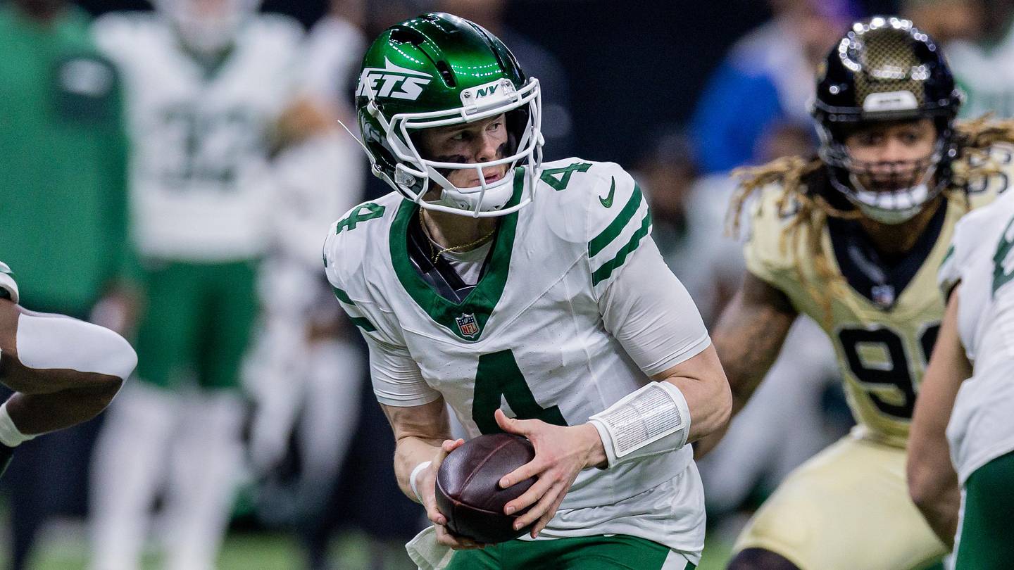 Jets' offensive line wasn’t nearly as bad as Brady Cook made it look in ...