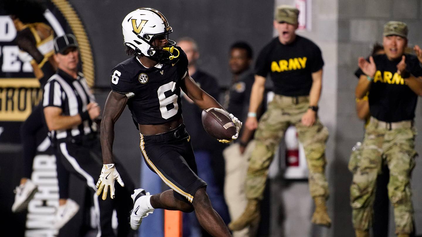 Louisville football fans are buzzing about one transfer ready to break out