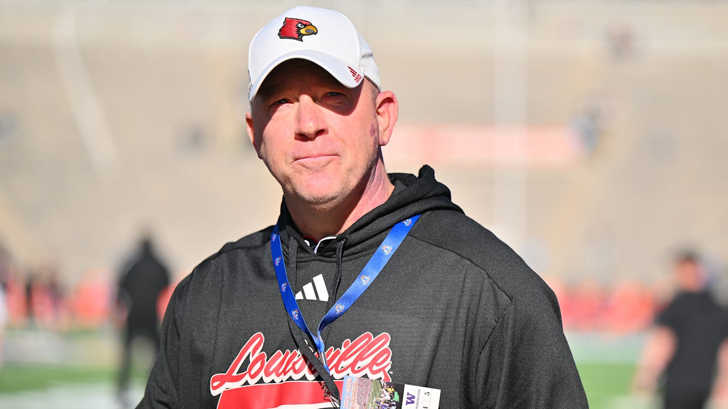 Louisville fans on edge as Jeff Brohm named ‘strong candidate’ for ...