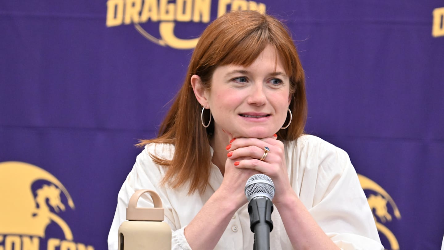 Original Ginny actor says a cameo in Max's Harry Potter show would be ...