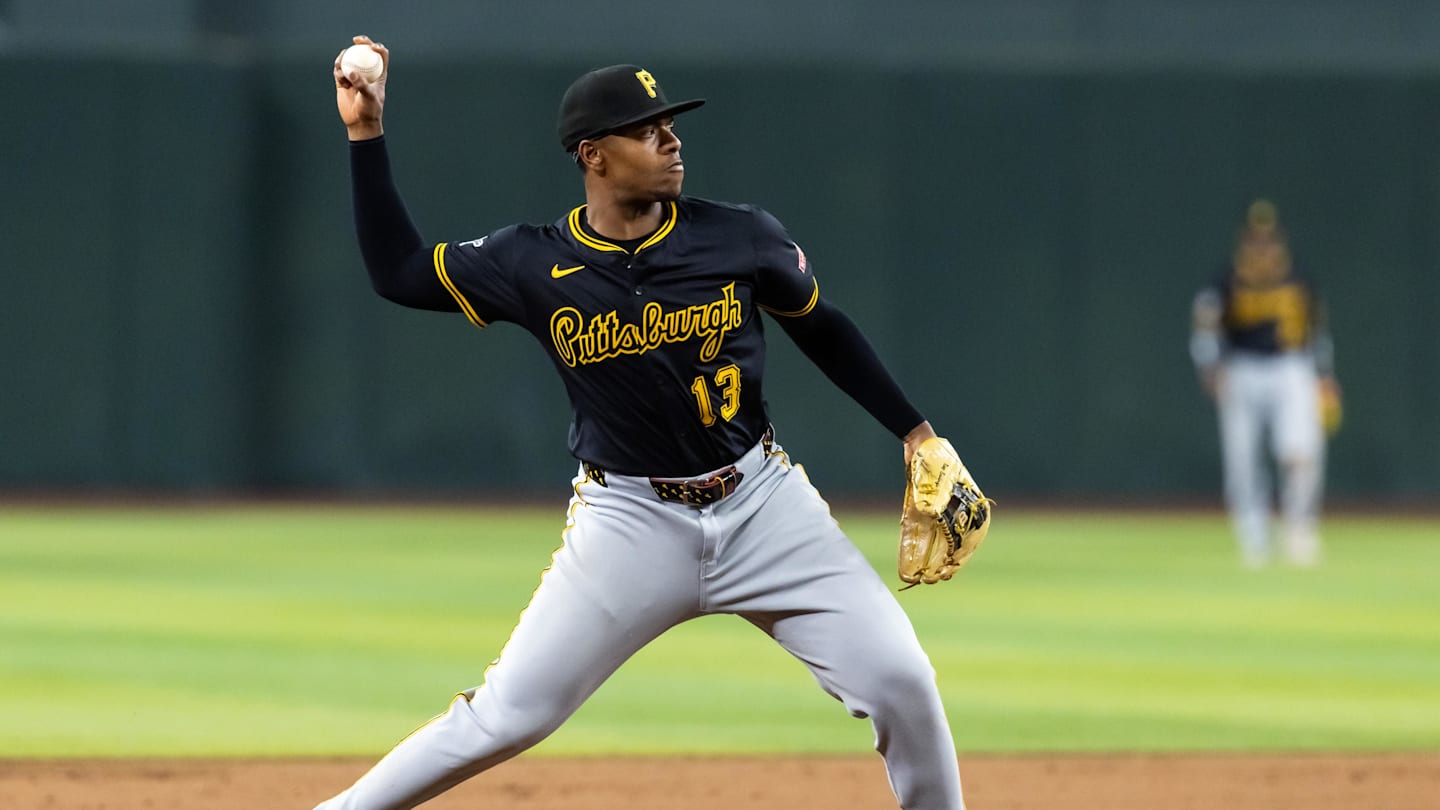 Pirates' Ke'Bryan Hayes Makes Incredible Defensive Play