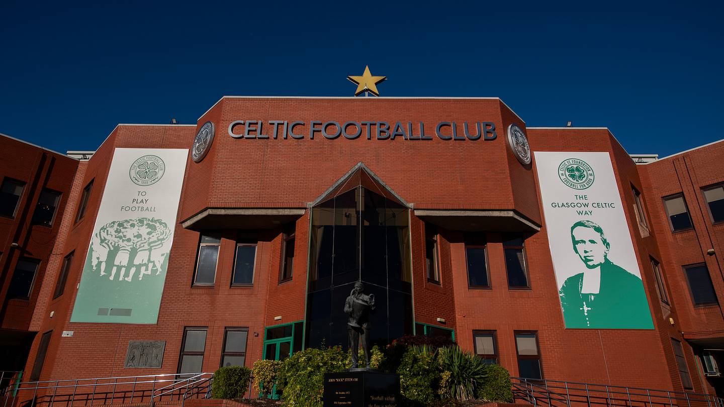 Celtic readying bid for £15m Premier League midfielder