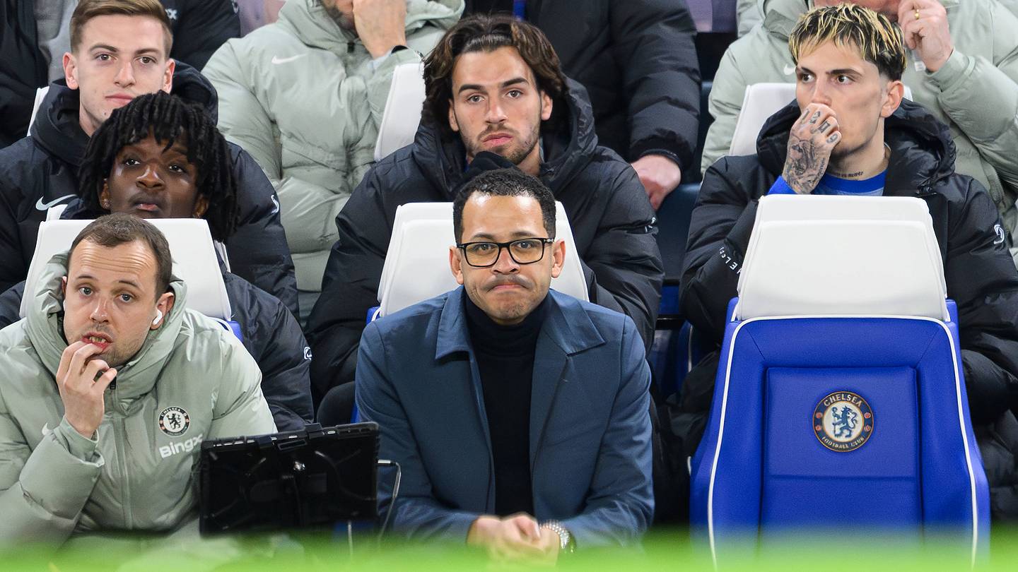 Liam Rosenior ready to change Chelsea team selection after disastrous ...