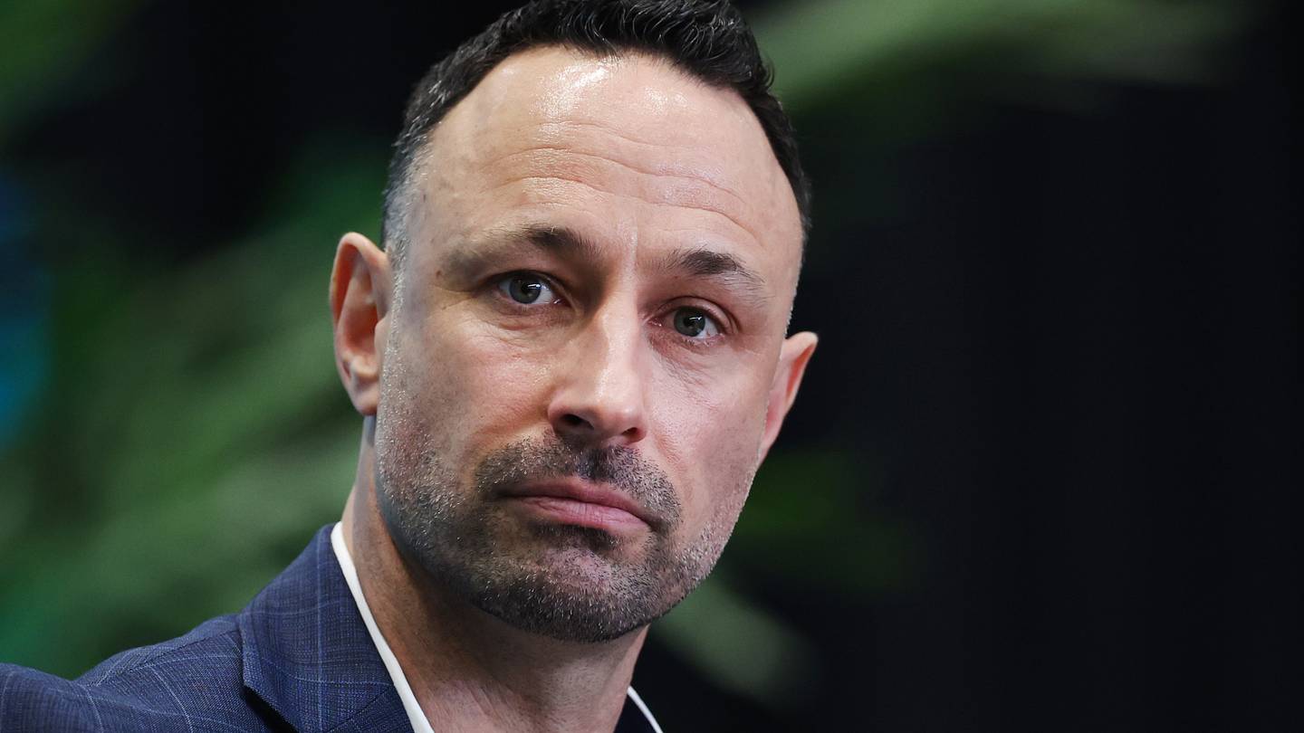 Stephen Ross wastes no time putting Dolphins GM Jon-Eric Sullivan on notice