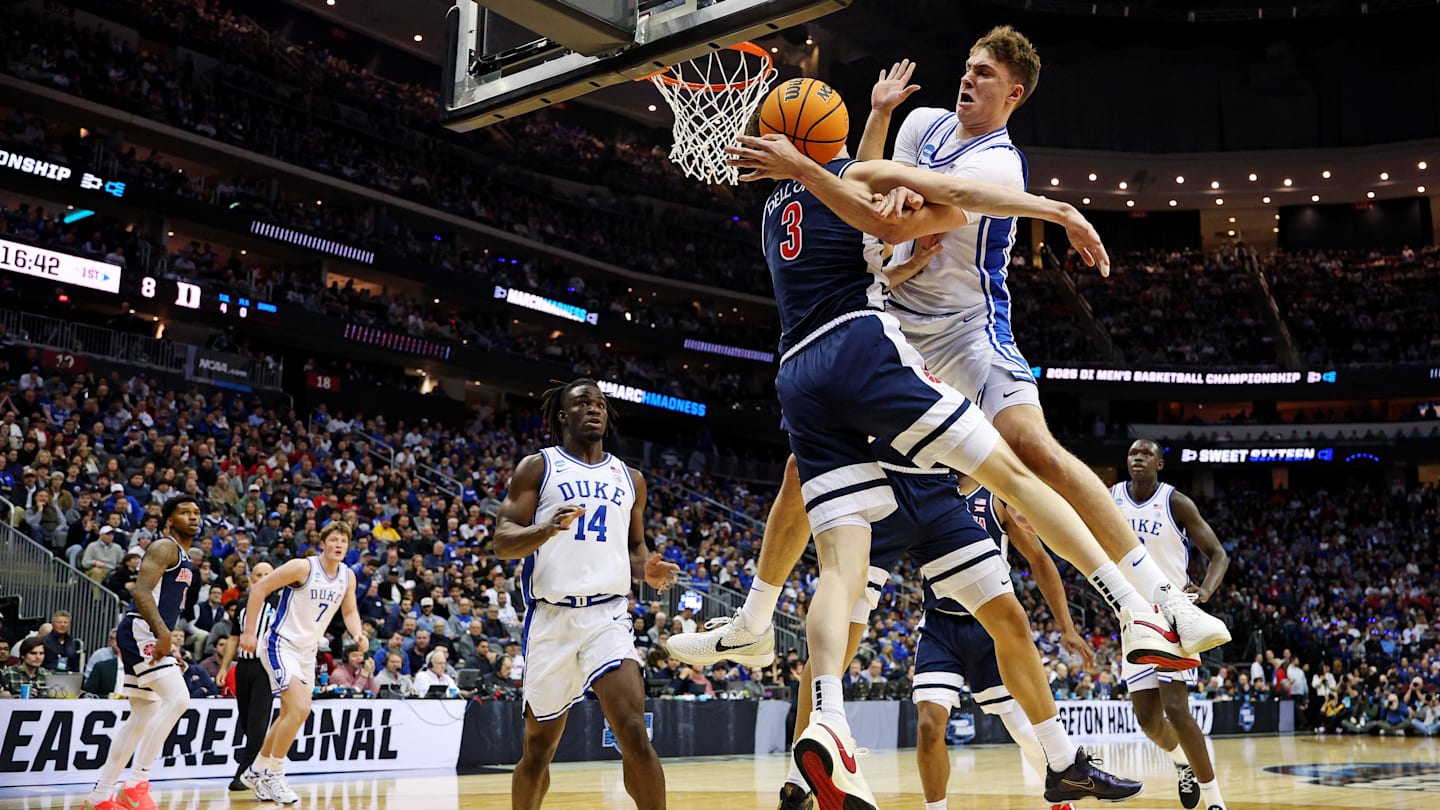 Duke beats Arizona: Sweet 16 live score, game updates