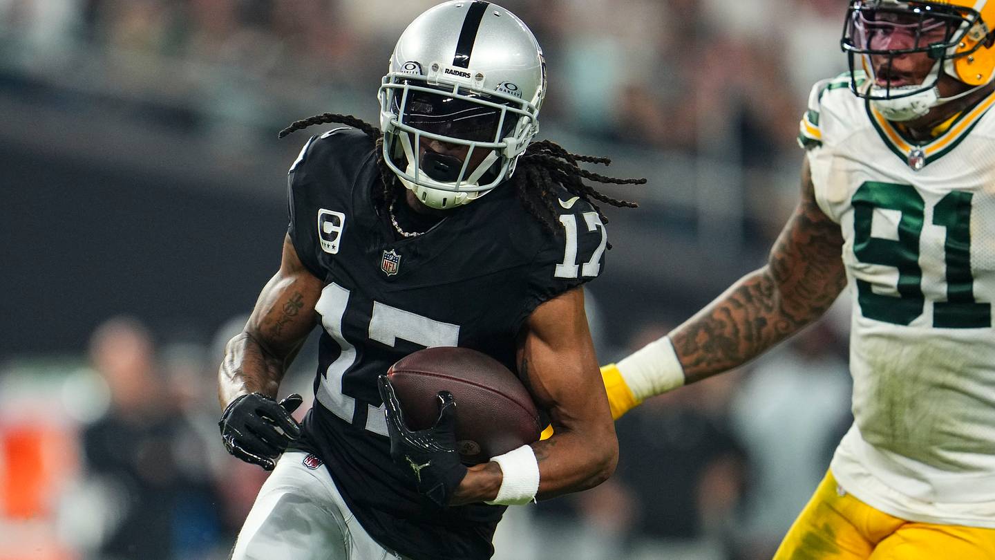 Raiders Rumors: 4 AFC West trades that need to happen before the deadline